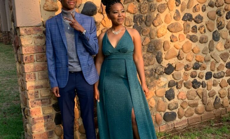 126) Noluthando Shezi and Karabelo Tsukulu from Hoërskool Suiderlig ...