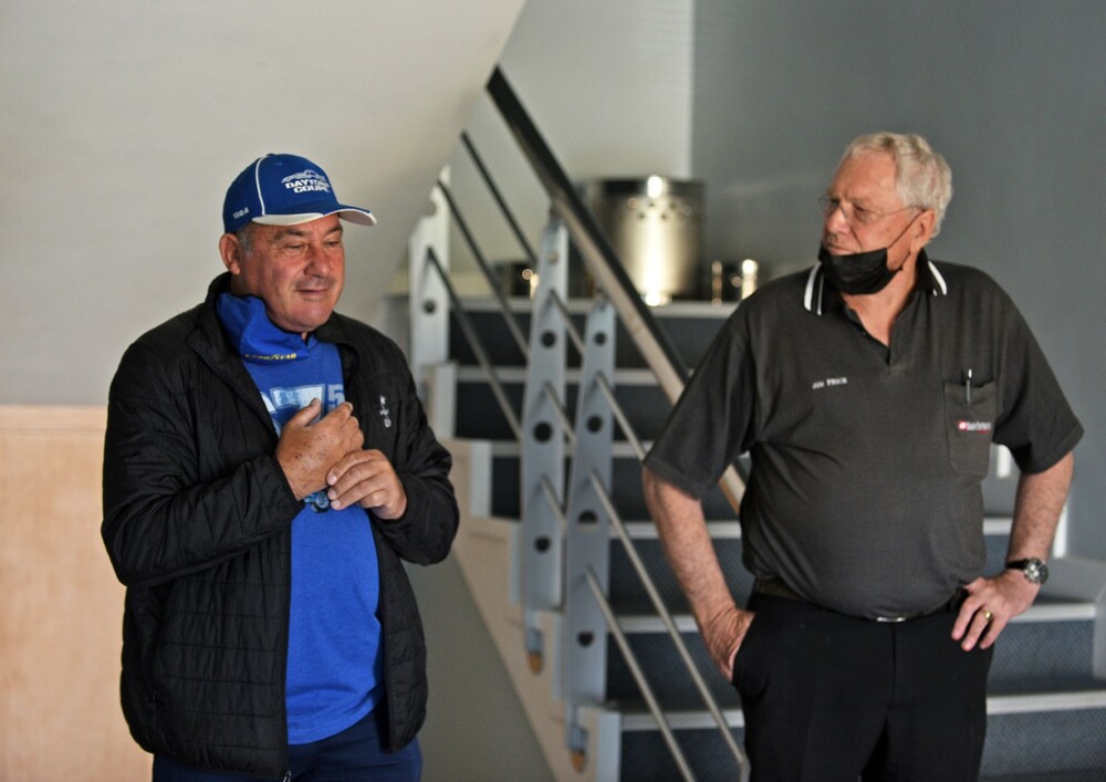 South African Racing legends build Cobras, GT40s and Daytona Coupés ...