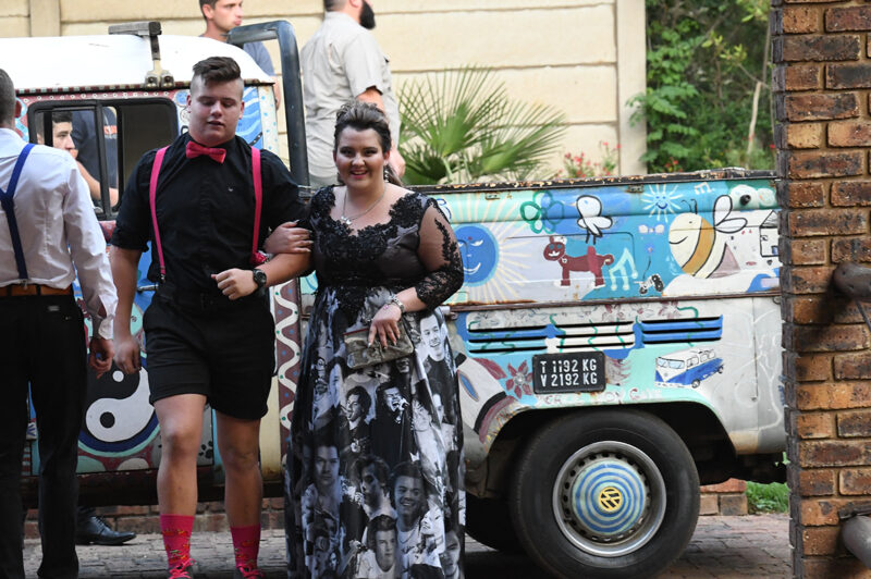 Deftige pakke, mooi rokke en interessante karre by Overvaal ...