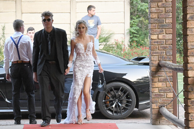 Deftige pakke, mooi rokke en interessante karre by Overvaal ...