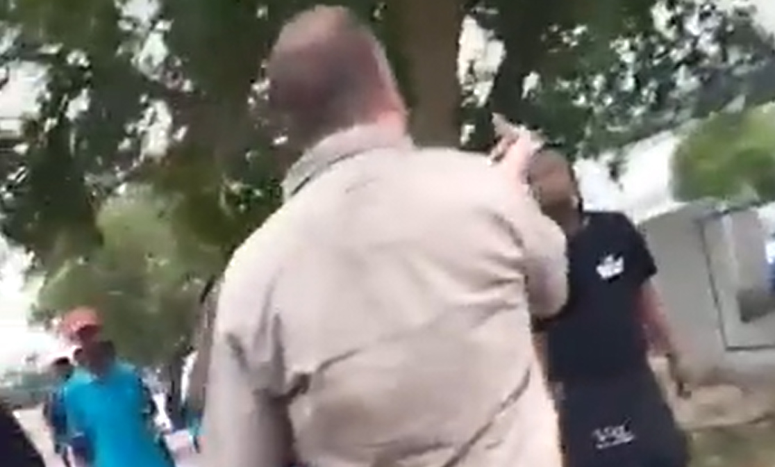 Meyerton-man wat "gejag" word na K-woord is glo "skisofreen", "bipolêr ...