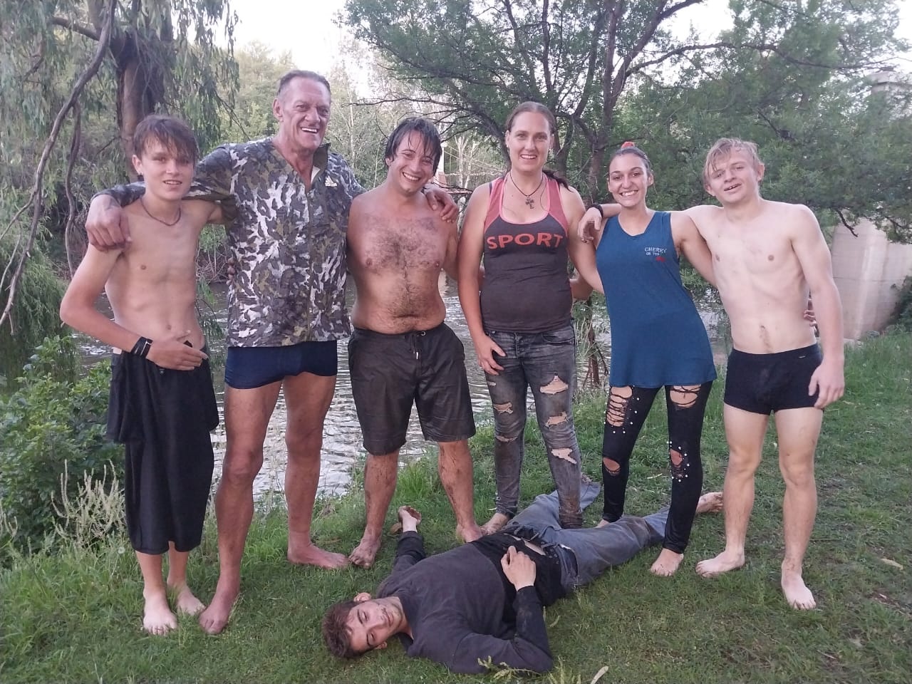 Slang pik held terwyl hy jongmans uit water red | Vaalweekblad