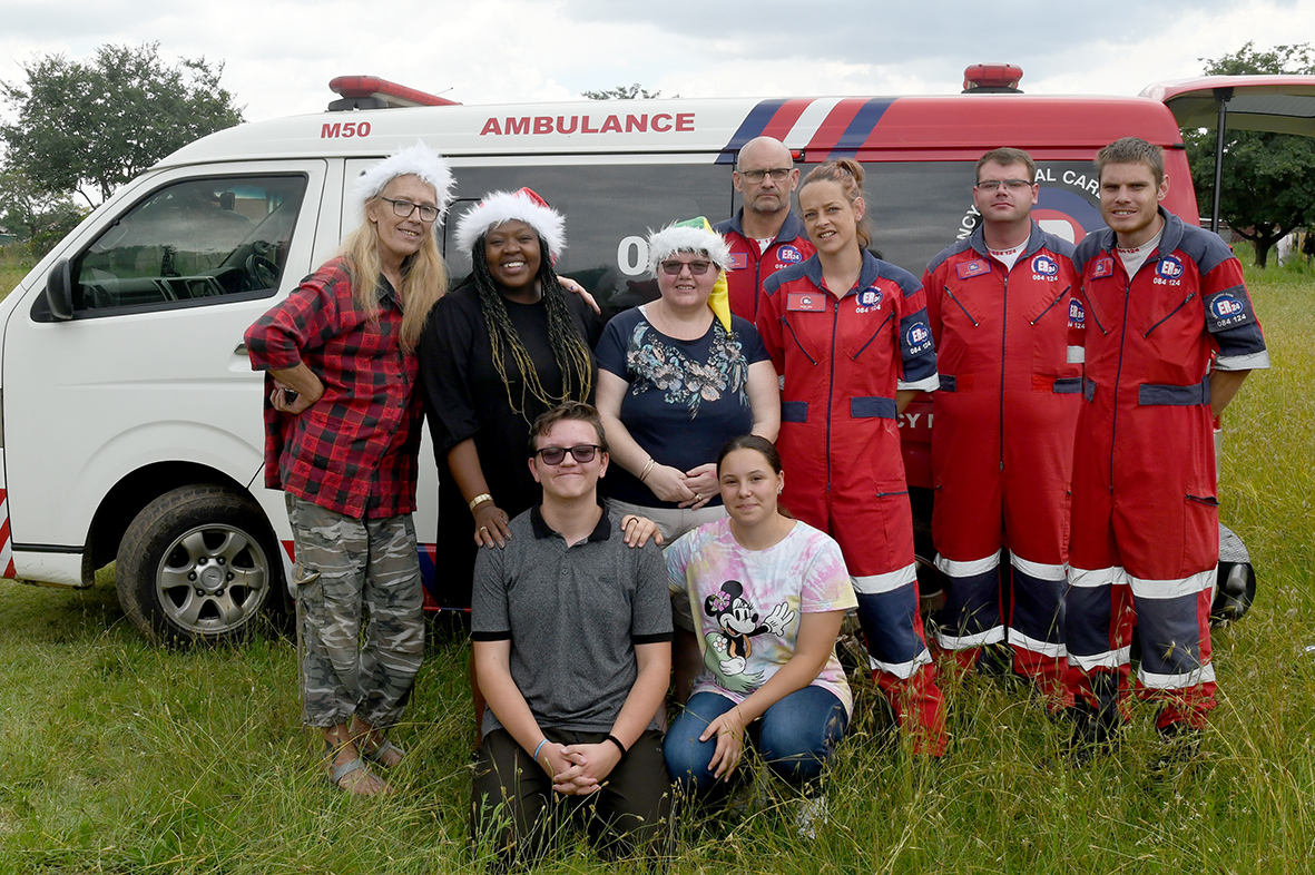 Kersmakietie vir Leeuhof se kinders gehou | Vaalweekblad