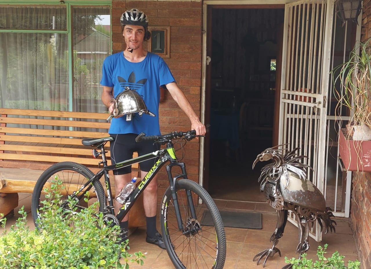 Help Quinton om The Fast One plat te trap vir diere in nood | Vaalweekblad