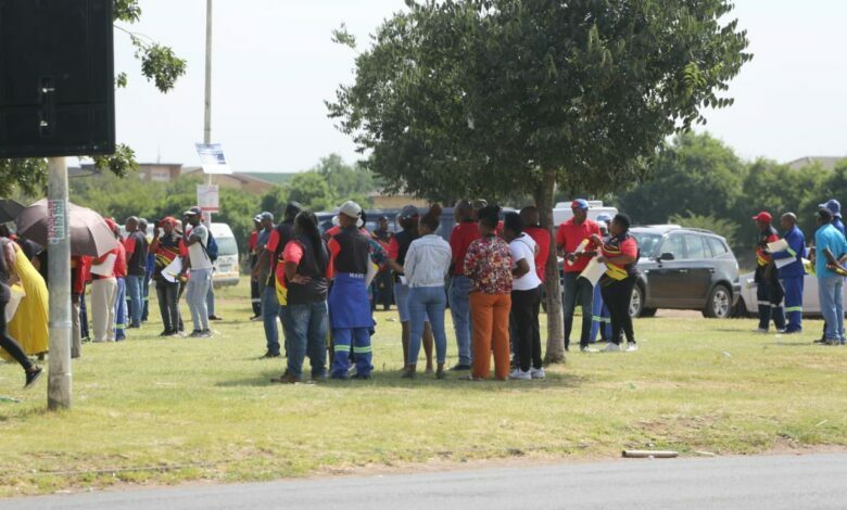 SAMWU marches to ELM headquarters | Vaalweekblad