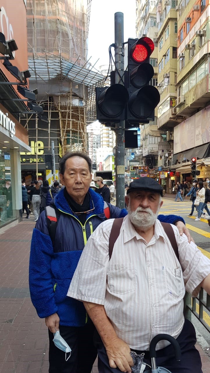 Lewensliggies se baadjie kuier saam met Nico in Hongkong | Vaalweekblad