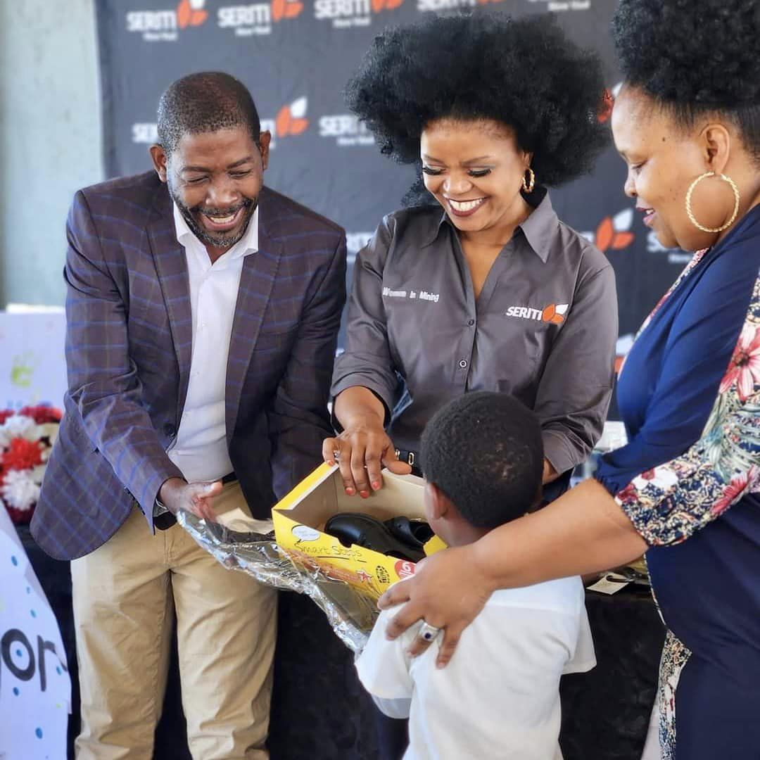 Mayor Radebe launches school uniform roll-out program | Vaalweekblad
