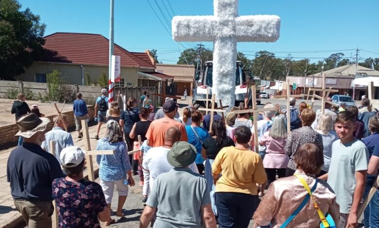 Kruis-dra in die hart van die Vredefort Koepel | Vaalweekblad