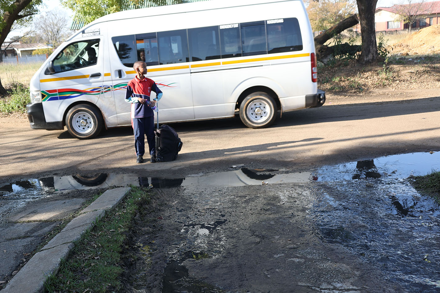 Riool stoot op uit verstopte dreine in Leeuhof | Vaalweekblad