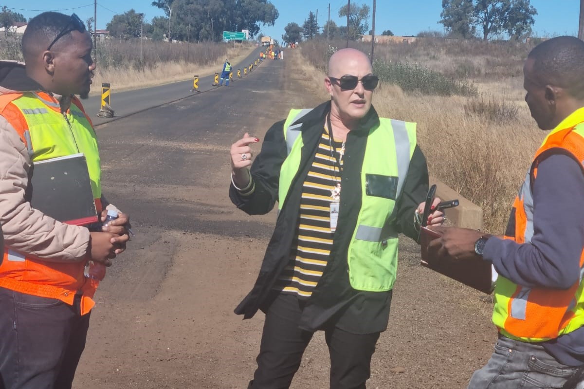 Gauteng-regering sleep voete met regmaak van gevaarlike paaie ...