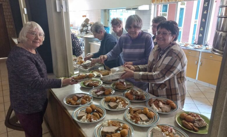 Feesmaal vir die lewe se weeskinders | Vaalweekblad