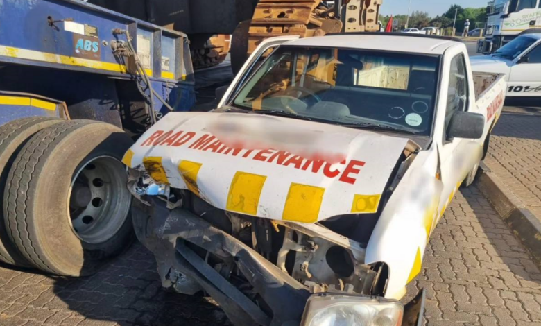 ‘Abnormal load’ truck collides with bakkie in Three Rivers | Vaalweekblad