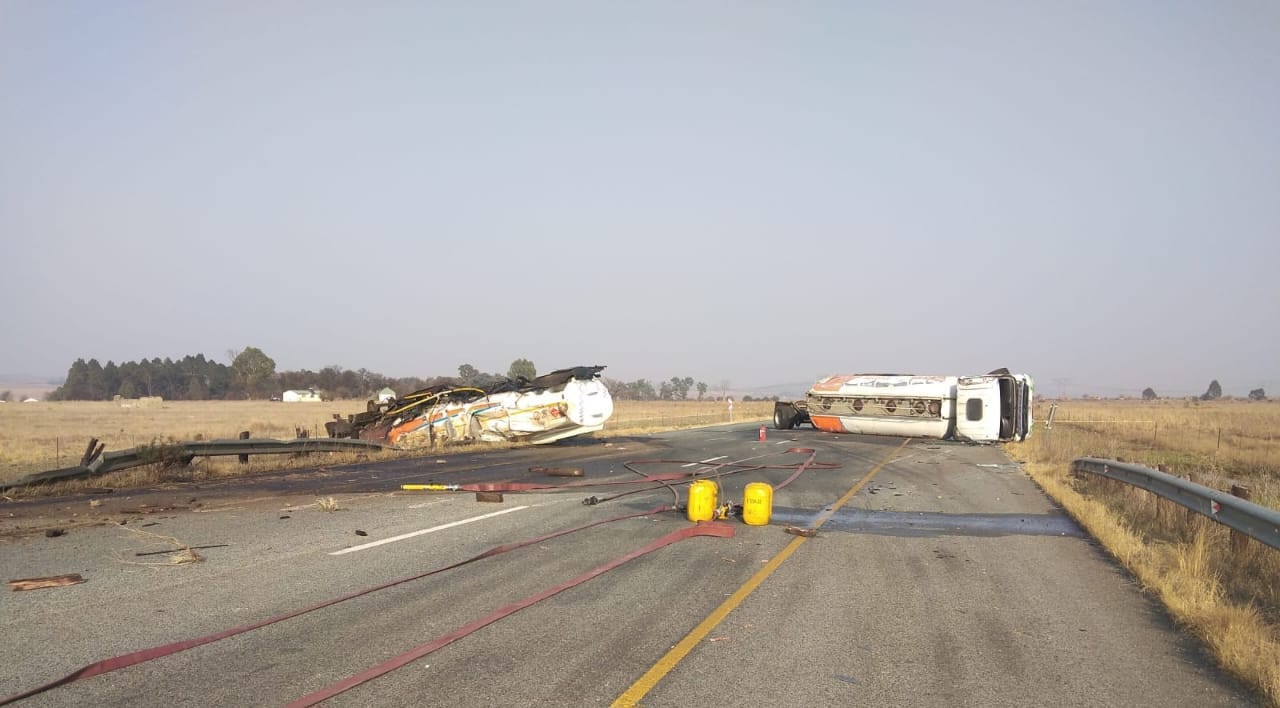 Diesel tanker overturns in R59 | Vaalweekblad
