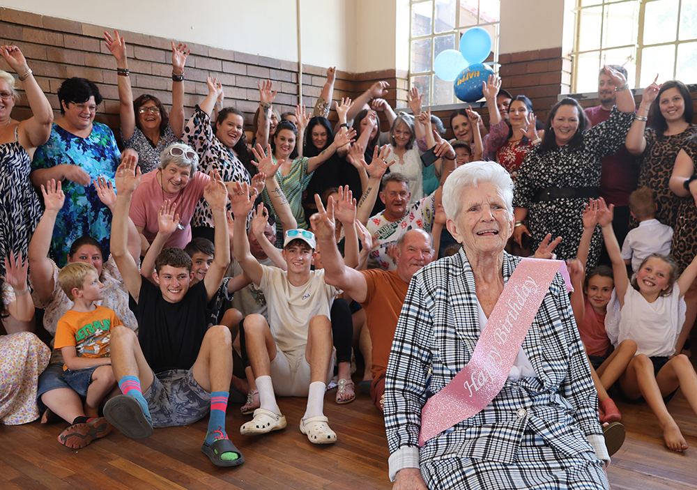 Vyf geslagte vier Ouma Drienie (90) se verjaardag | Vaalweekblad