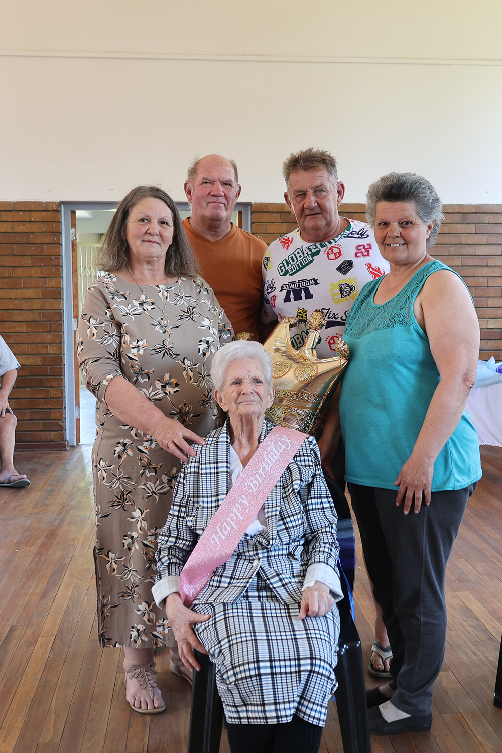 Vyf geslagte vier Ouma Drienie (90) se verjaardag | Vaalweekblad