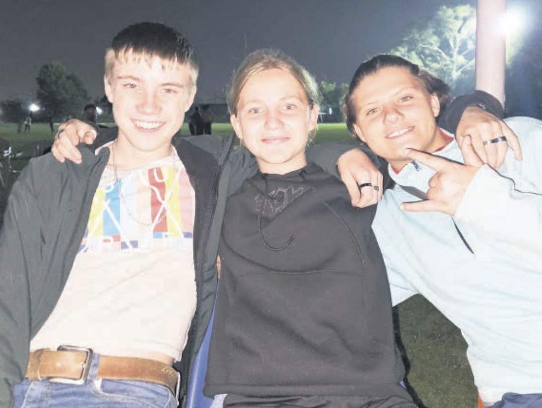 FOTO'S: Steve Hofmeyr vier 10de bestaansjaar saam met Gimmies ...