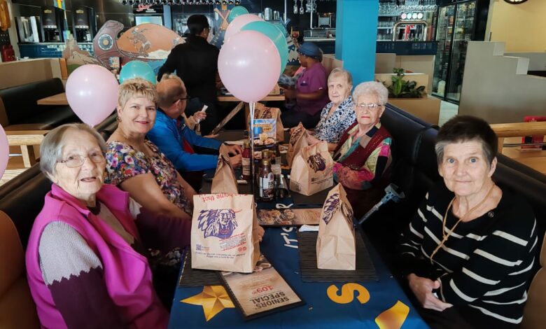 Jeugland se seniors geniet 'n Spur-bederf | Vaalweekblad