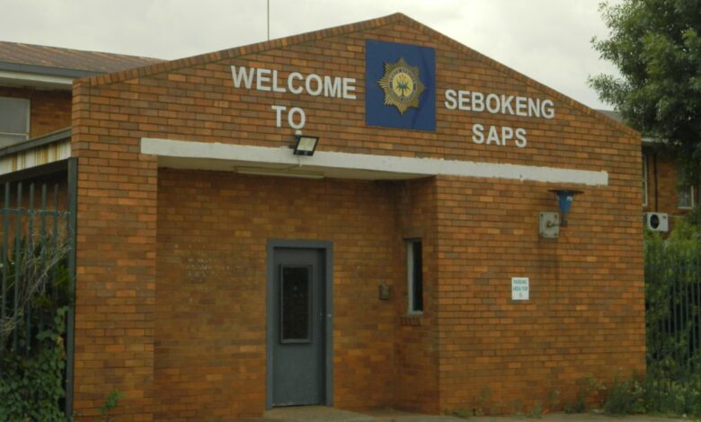 Local Police stations a mess | Vaalweekblad