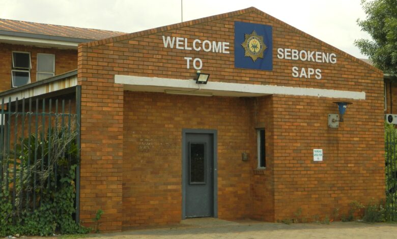 Snakes invade Sebokeng Police Station | Vaalweekblad