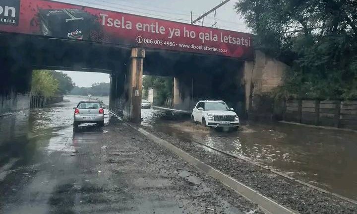 Boy Louw Road flooding again | Vaalweekblad