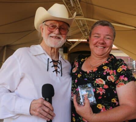 Sondagmiddag-kuier met Tommy Dell | Vaalweekblad