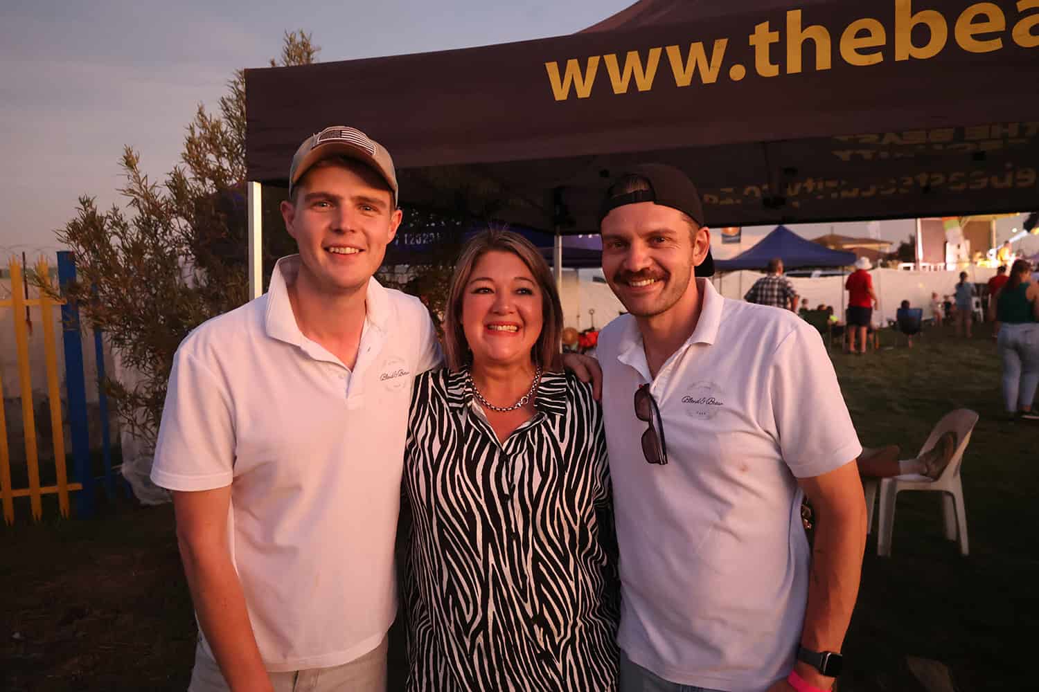 Laerskool Voorwaarts vier 100-jaar mylpaal met groot makietie ...