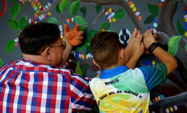 Almal is deel van hierdie kleurvolle boom | Vaalweekblad