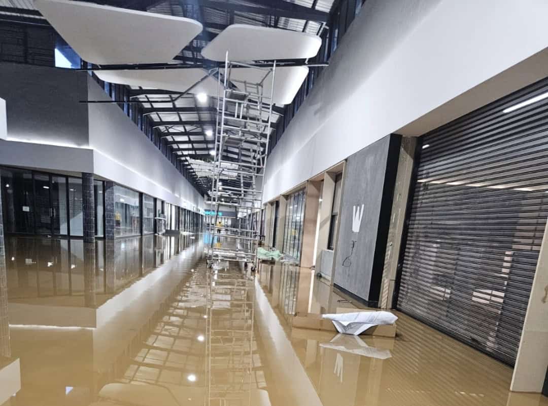 Nuwe winkelsentrum oorstroom na swaar reën | Vaalweekblad