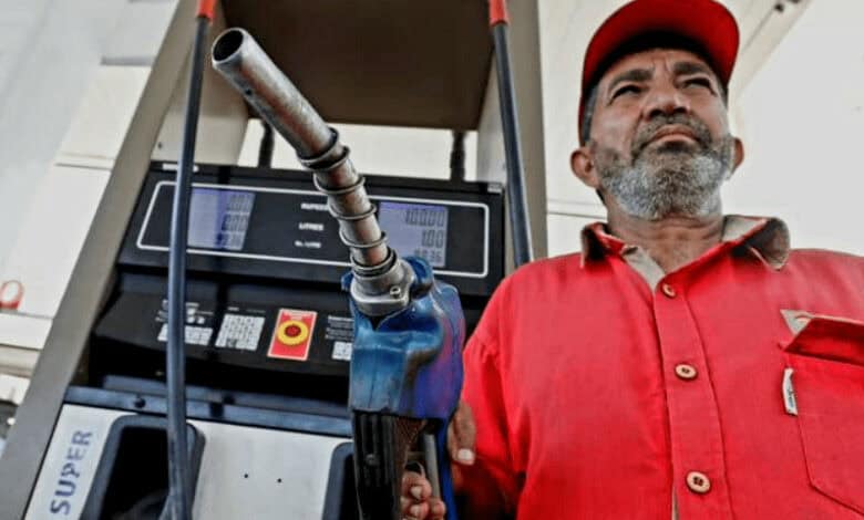 Budget uncertainty - but at least a fuel price decrease for March | Vaalweekblad