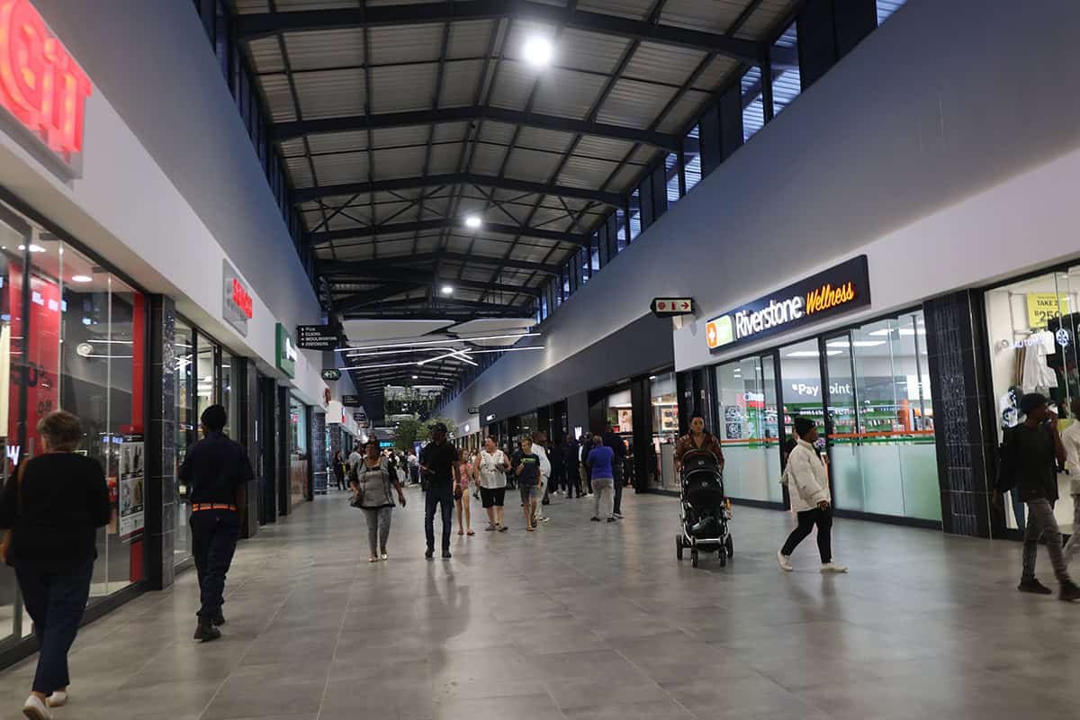 VIDEO: Nuwe winkelsentrum maak uiteindelik sy deure oop | Vaalweekblad