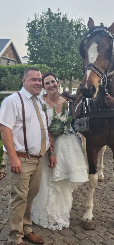 Klein 'bruidjie' van destyds skitter op haar régte troudag | Vaalweekblad