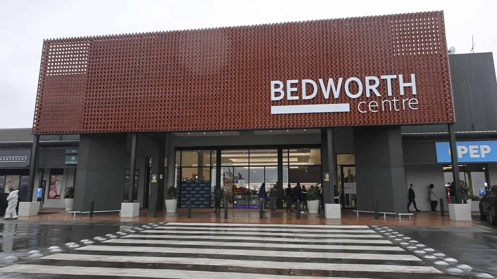 WATCH: Bedworth Centre gets a makeover | Vaalweekblad
