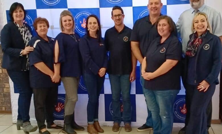 Helpende Hand reik uit na kerke | Vaalweekblad