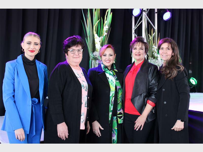 Vrouedag deur `super vroue' gevier | Heidelberg Nigel Heraut