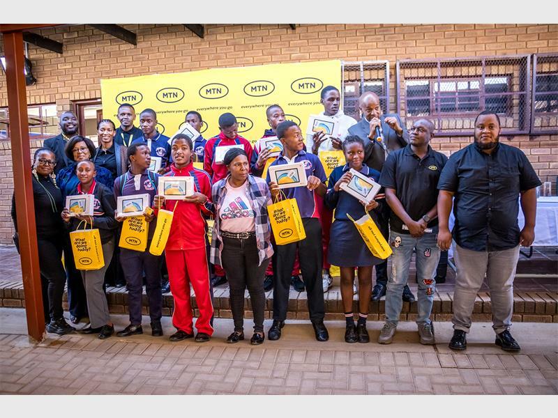MTN connects with JJ Masipa School | Heidelberg Nigel Heraut