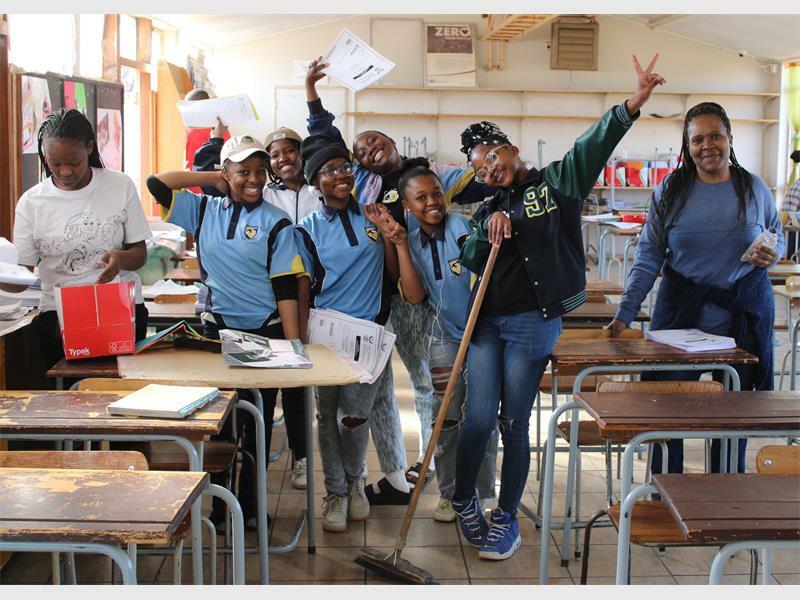Nigel High celebrates Mandela Day with cleaning initiative | Heidelberg ...