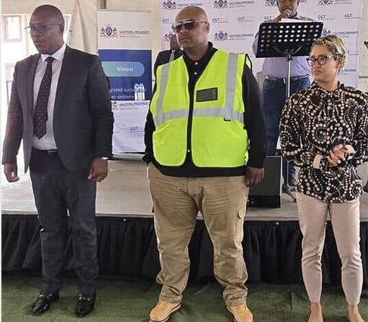 Lesedi Municipality awards title deeds | Heidelberg Nigel Heraut