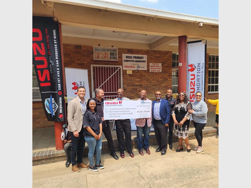 Nigel Primary School learners get cutting-edge computer centre ...