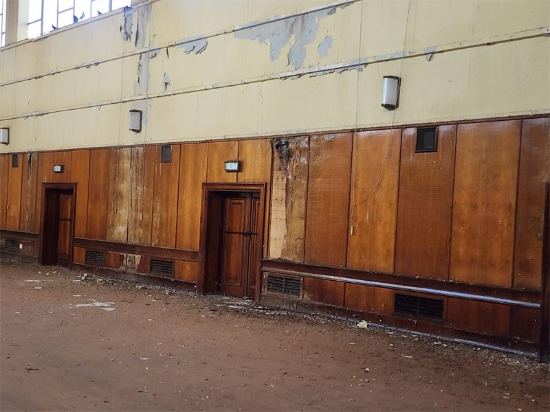 Nigel Town Hall crumbles as restoration calls go unanswered ...