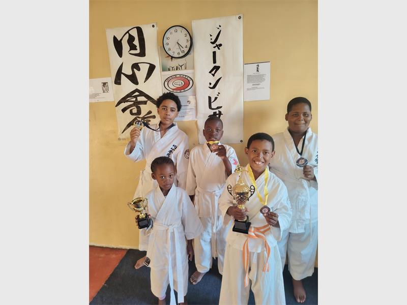 Alra Park Enshin karate fighters shine in Pretoria SABAKI Challenge ...