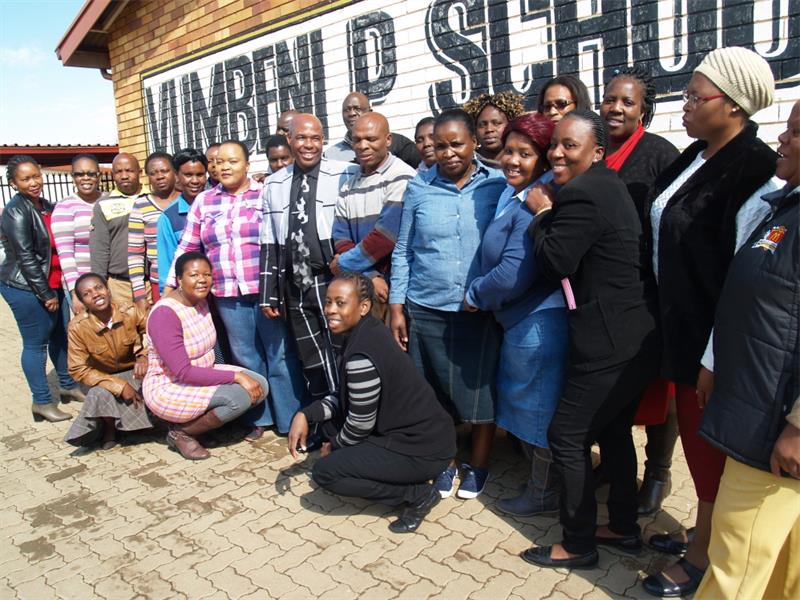 New school head makes clean sweep | Kathorus Mail