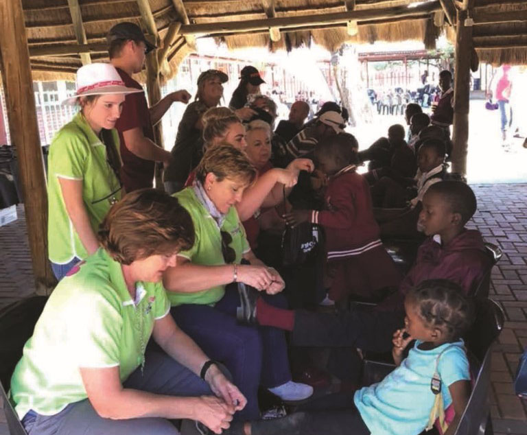 Groep vroue hou van avontuur én dienslewering aan hul naaste | Die Pos