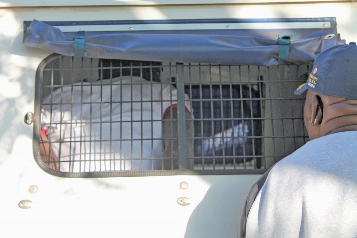 Alleged thief caught red-handed | Die Pos