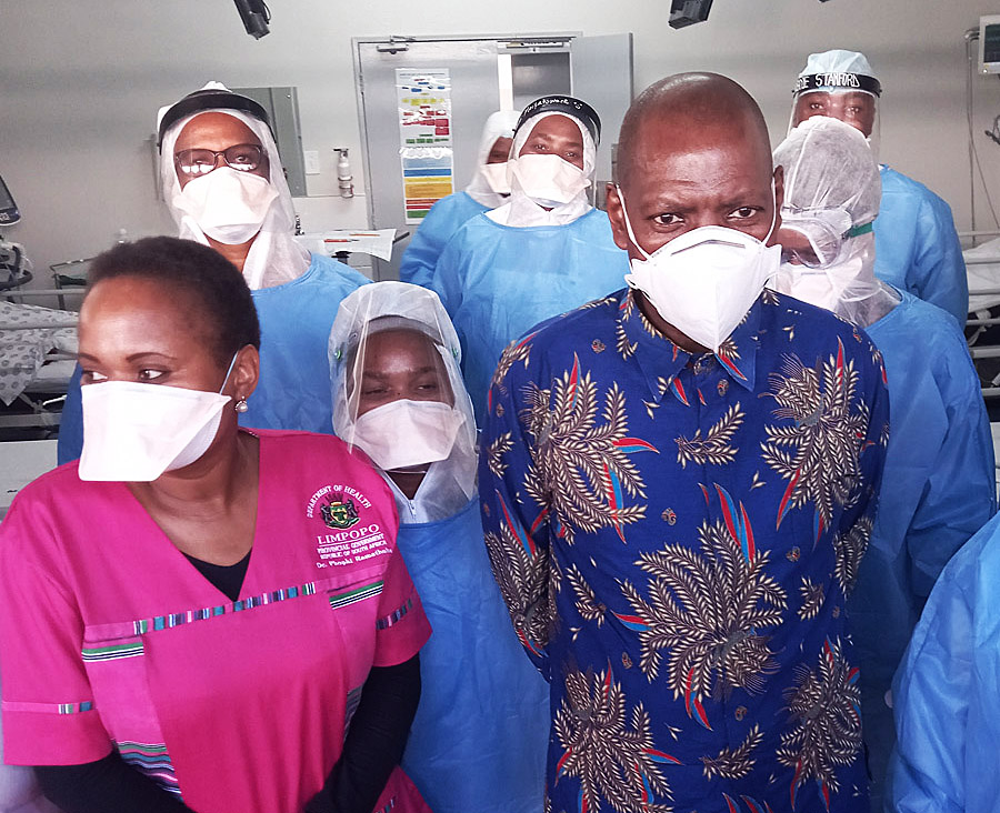 Minister besoek Modimolle se MDR-hospitaal | Die Pos