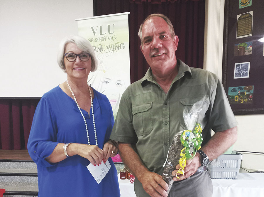 VLU-lede weet nou meer oor nut van bye | Die Pos