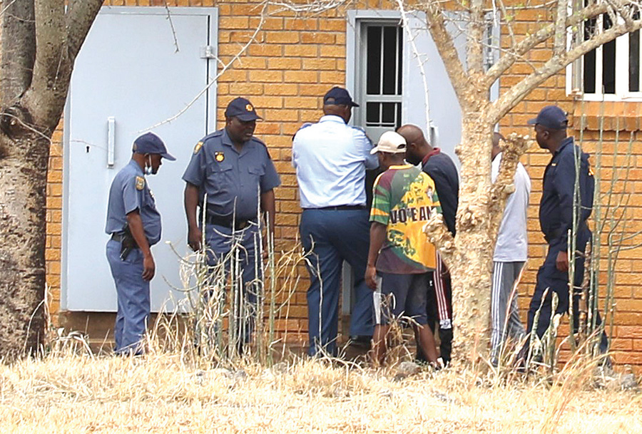 Moordverdagte wéér borgtog geweier | Die Pos