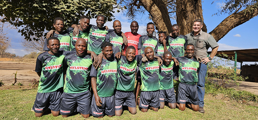 Oor die wenstreep... | Die Pos