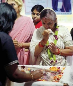 Raj: Funeral draws 1000 | The Witness