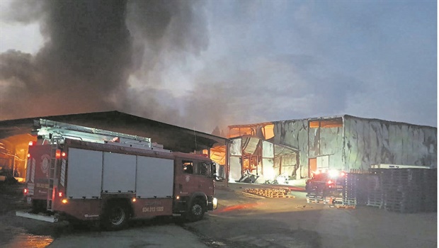 Fire guts Orange Grove Dairy and packing plants | The Witness
