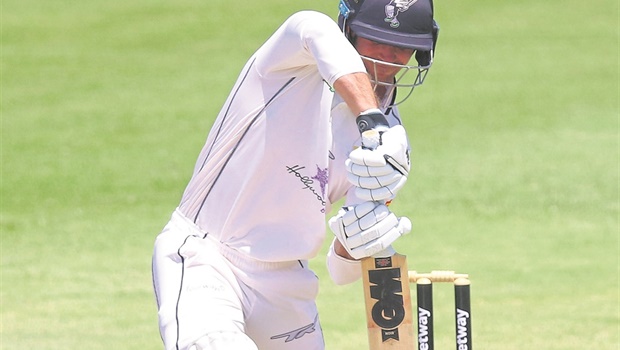 Erwee takes seventh franchise ton as Dolphins enjoy a good day in ...